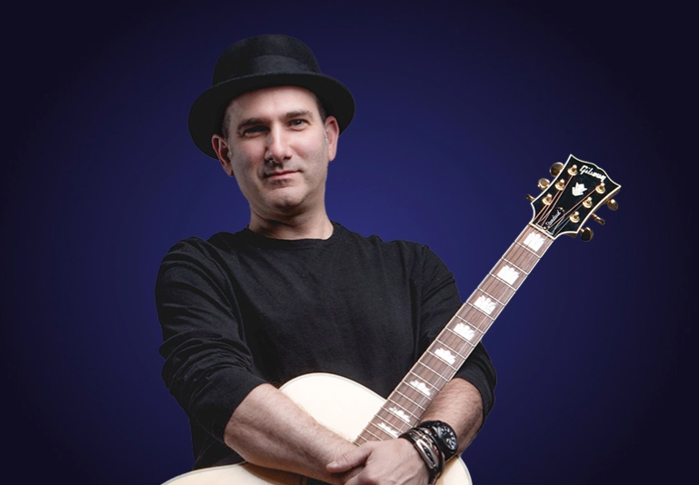 XL-SIGNINGS – London Card Show